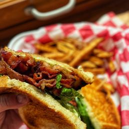 UNION PUB - Updated July 2025 - 95 Photos & 67 Reviews - 295 Main St ...