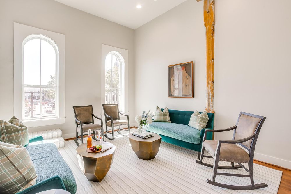 THE NUTT HOUSE HOTEL - Updated 05/2025 - 119 E Bridge St, Granbury ...