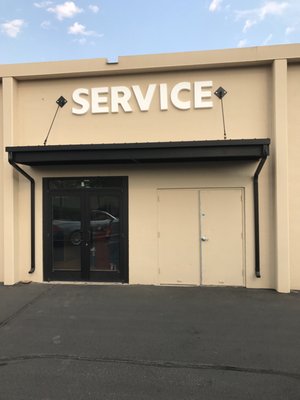 RNR RV CENTER - Updated December 2025 - 28 Reviews - 525 E Francis Ave ...