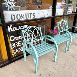 ROBIN’S SNOWFLAKE DONUTS & CAFE - Updated May 2025 - 659 Photos & 290 ...