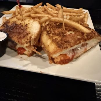 FLOWING TIDE PUB 10 - Updated July 2025 - 93 Photos & 62 Reviews - 9716 ...