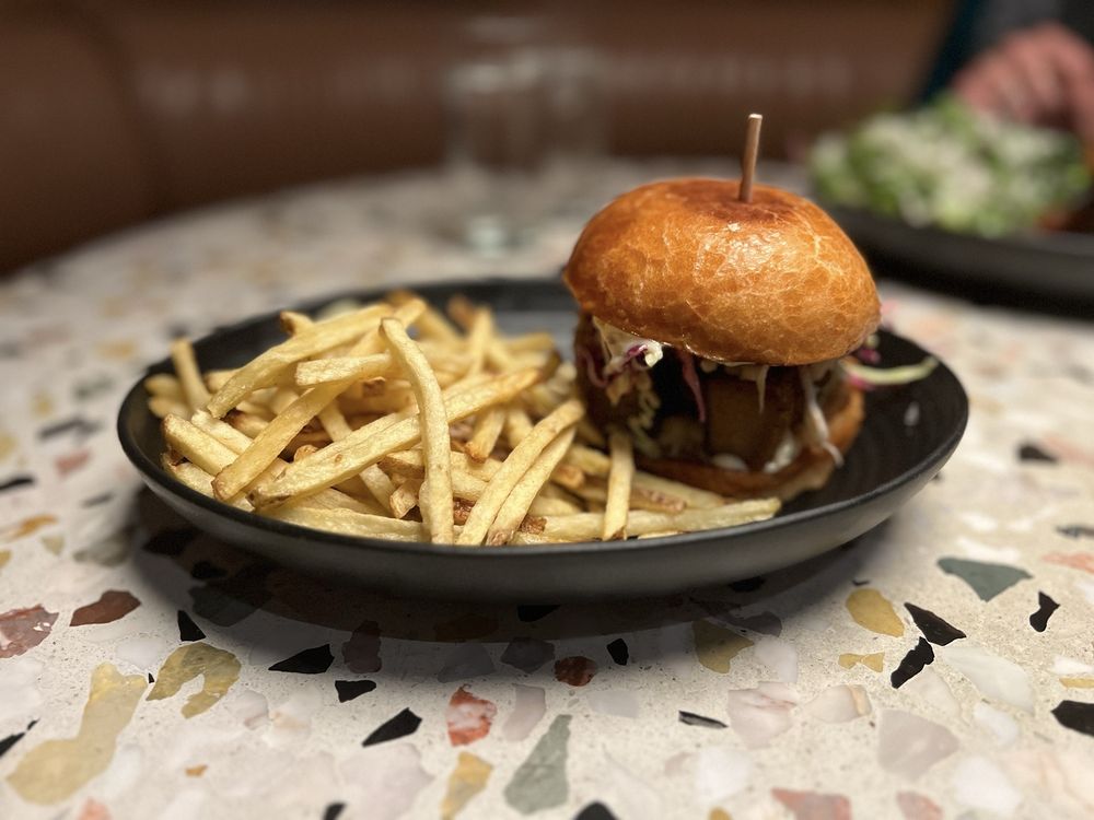 THE SALTED PIG - TEMP. CLOSED - Updated May 2025 - 3610 Photos & 3346 ...