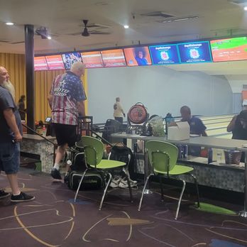 BOWLIUM LANES - Updated December 2025 - 181 Photos & 184 Reviews - 4666 ...