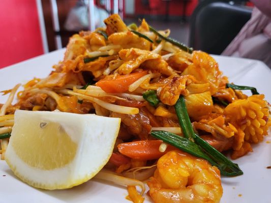 PHO 76 RESTAURANT & BAKERY - Updated August 2024 - 166 Photos & 181 ...