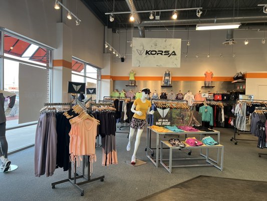 ROAD RUNNER SPORTS - Updated January 2026 - 88 Photos & 147 Reviews ...