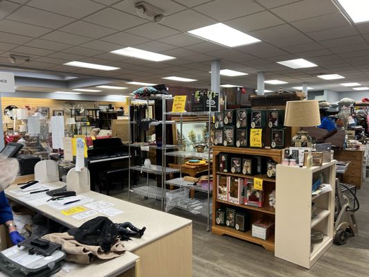 DEBBIE-RAND MEMORIAL THRIFT SHOP - Updated January 2026 - 42 Photos ...