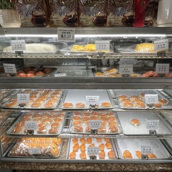LONG’S FAMILY PASTRY - Updated December 2025 - 1228 Photos & 532 ...