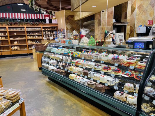 UNCLE GIUSEPPE’S MARKETPLACE - Updated October 2025 - 303 Photos & 121 ...