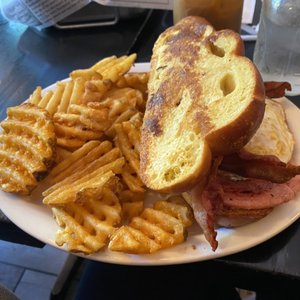 THE COMMITTED PIG - 833 Photos & 1149 Reviews - 28 W Park Pl ...