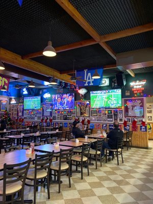 CRONIES SPORTS GRILL - 190 Photos & 255 Reviews - 5687 Kanan Rd, Agoura ...