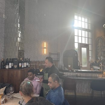 ALORA - Updated September 2025 - 435 Photos & 122 Reviews - Pier 3, San ...