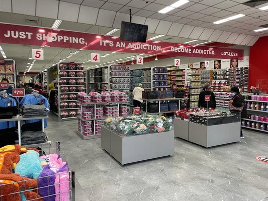 LOT-LESS - Updated October 2025 - 17 Photos & 25 Reviews - 80 Clinton ...