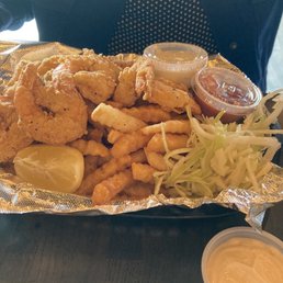 HOOKED ON STATE STREET - Updated July 2025 - 27 Photos & 33 Reviews ...