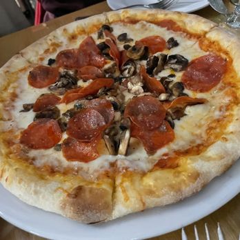 FAMIGLIA ITALIAN RESTAURANT - Updated August 2025 - 497 Photos & 501 ...