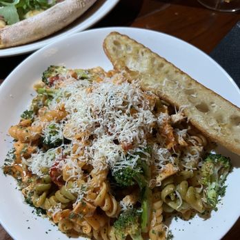 HEY LUCY - Updated December 2025 - 179 Photos & 243 Reviews - 295 King ...