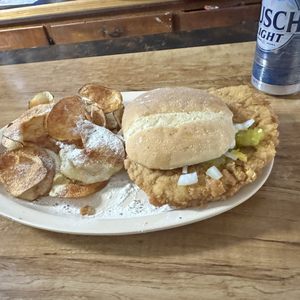 THE IOWA PRIMEHOUSE - Updated June 2026 - 26 Photos - 202 S Cherry St ...