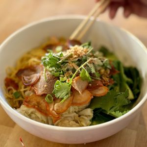 KIN THAI - Updated July 2024 - 118 Photos & 158 Reviews - 207 W 8th St ...