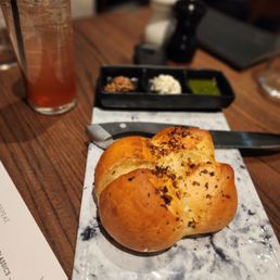 BURTONS GRILL & BAR - Updated November 2025 - 215 Reviews & 566 Photos ...