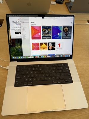 APPLE PIONEER PLACE - Updated December 2025 - 135 Photos & 426 Reviews ...