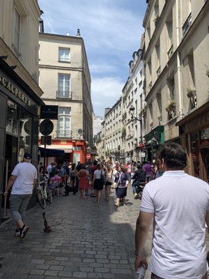 SCHWARTZ’S DELI - 213 Photos & 189 Reviews - 16 rue des Ecouffes, Paris ...