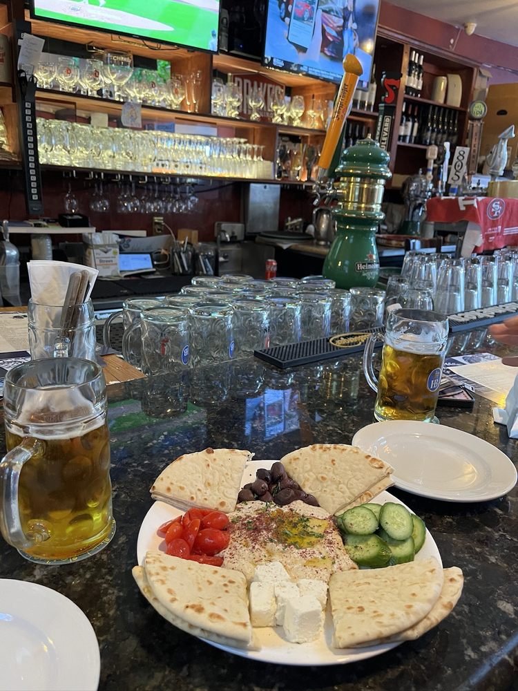 BISTRO GAMBRINUS - Updated October 2025 - 244 Photos & 353 Reviews ...