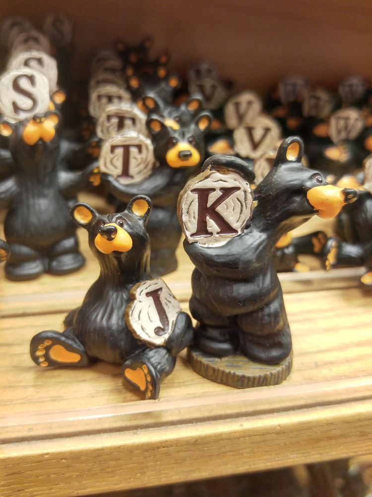 THE THUNDERBIRD - 215 Banff Avenue, Banff, Alberta, Canada - Gift Shops ...