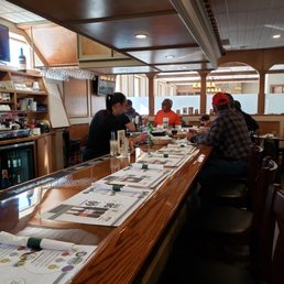 PRIMAVERA PUB - Updated November 2025 - 298 Photos & 146 Reviews - 283 ...