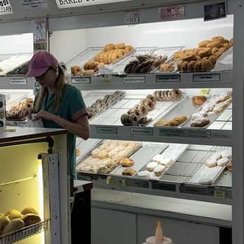PETER PAN DONUT & PASTRY SHOP - Updated January 2025 - 1832 Photos ...