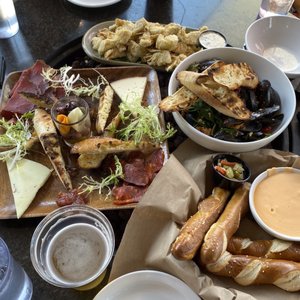 COLD WATER BREWERY AND GRILL - 1089 Photos & 1231 Reviews - American ...