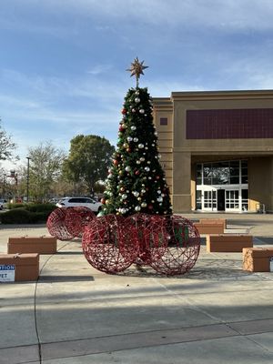 THE FREMONT HUB - Updated June 2025 - 121 Photos & 75 Reviews - 39261 ...