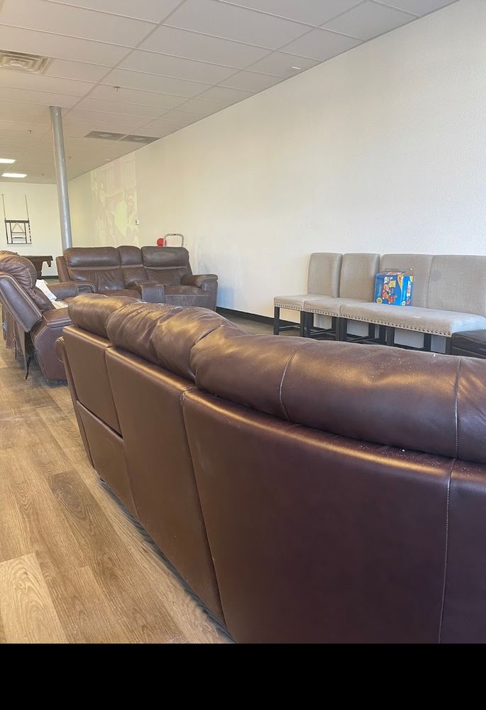 THE RUSTIC RAZOR BARBERSHOP - Updated September 2025 - Request an ...