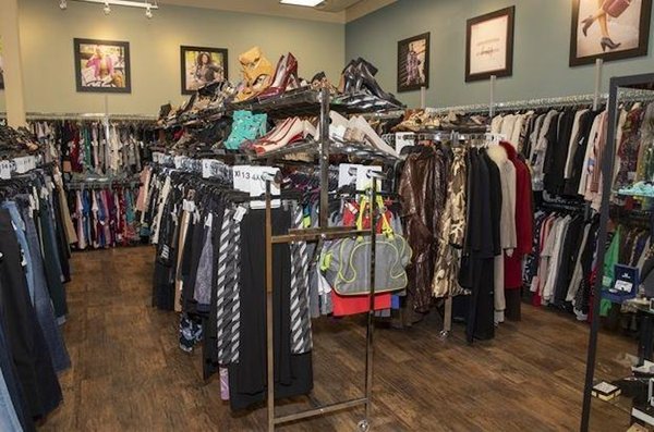 STYLE ENCORE - Updated December 2025 - 40 Bristol Road E, Mississauga ...