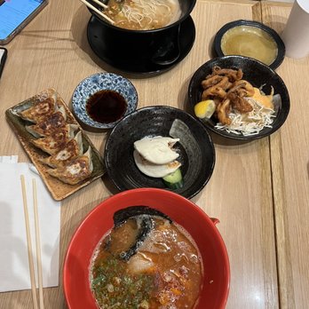 GOLDEN PORK TONKOTSU RAMEN BAR - Updated June 2024 - 3078 Photos & 882 ...