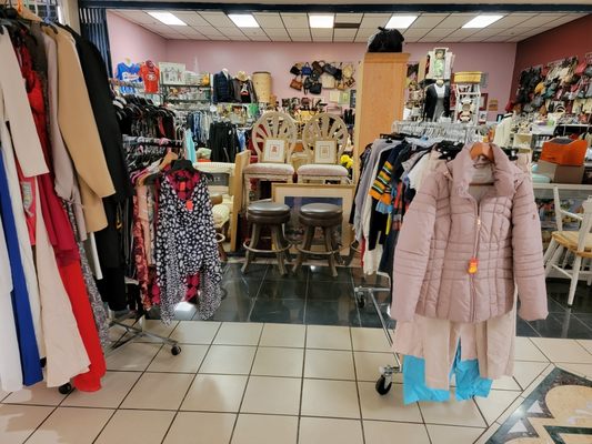 NIFTY THRIFTY THRIFT STORE - Updated December 2025 - 11 Photos - 120 ...