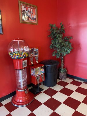 HILLVIEW FAMILY DINER & ICE CREAM - Updated March 2025 - 129 Photos ...