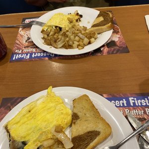 GOVERNOR’S RESTAURANT & BAKERY - 57 Photos & 91 Reviews - 253 High St ...