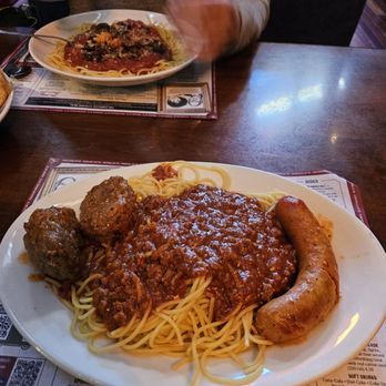 THE OLD SPAGHETTI FACTORY - Updated April 2025 - 1028 Photos & 942 ...