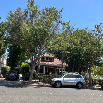 THE QUEEN BEAN COFFEE HOUSE - Updated January 2025 - 225 Photos & 352 ...