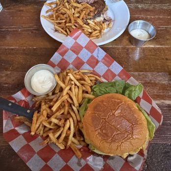 HOPLEAF BAR - Updated December 2025 - 1276 Photos & 2383 Reviews - 5148 ...