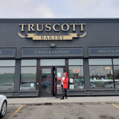 TRUSCOTT ITALIAN BAKERY & DELICATESSEN - 53 Photos & 46 Reviews - 2425 ...