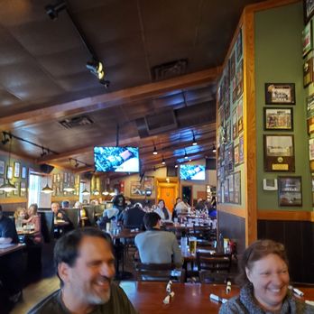 VILLAGE TAVERN AND GRILL OF CAROL STREAM - Updated July 2025 - 300 ...