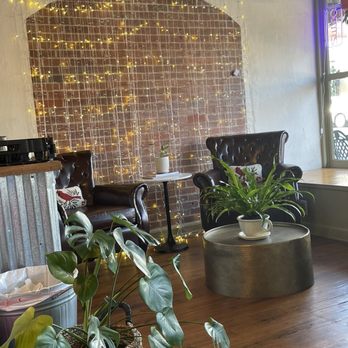 CARDINAL COFFEE AND BISTRO - Updated January 2026 - 20 Photos - 114 E ...