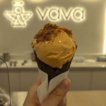 VAVA DESIGNER CAKES - Updated October 2025 - 57 Photos - 620 Yonge St ...