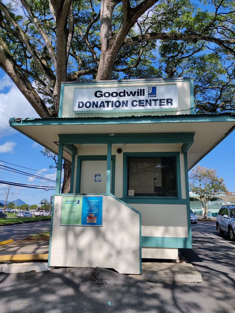 GOODWILL DONATION CENTER - Updated July 2025 - 13 Photos - 45-480 ...