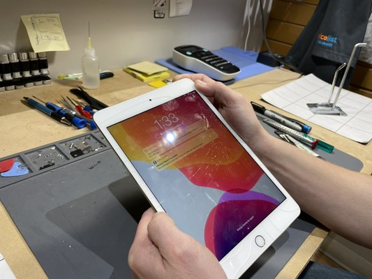 MOBILE TECH LAB - Updated November 2025 - 2020 Corydon Avenue, Winnipeg ...