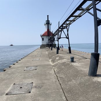 SAINT JOSEPH LIGHTHOUSES - Updated October 2025 - 42 Photos & 11 ...