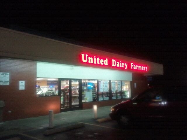 United Dairy Farmers - 14 Reviews - Grocery - 3941 Montgomery Rd ...