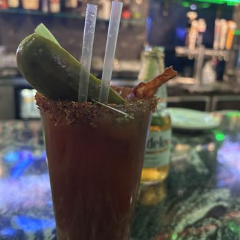 DEUCES SPORTS BAR & GRILL - Updated December 2025 - 31 Photos & 56 ...