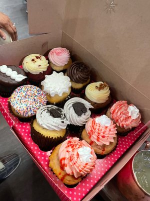 SMALLCAKES BALLANTYNE - Updated October 2025 - 117 Photos & 41 Reviews - 13855 Conlan Cir ...