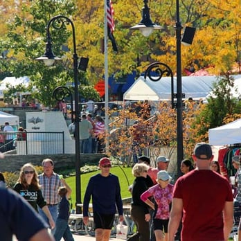APPLE FEST - Bridge Street In Downtown Charlevoix, Charlevoix, Michigan ...